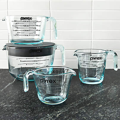 Pyrex 8-Cup Measuring Cup with Lid + Reviews | Crate and Barrel Canada